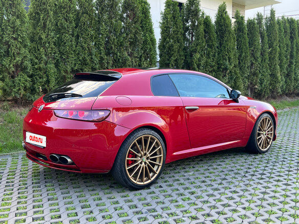 Купить б/у Alfa Romeo Brera I 3.2 AT (260 л.с.) 4WD бензин автомат в ИЦ Сколково: красный Альфа ...
