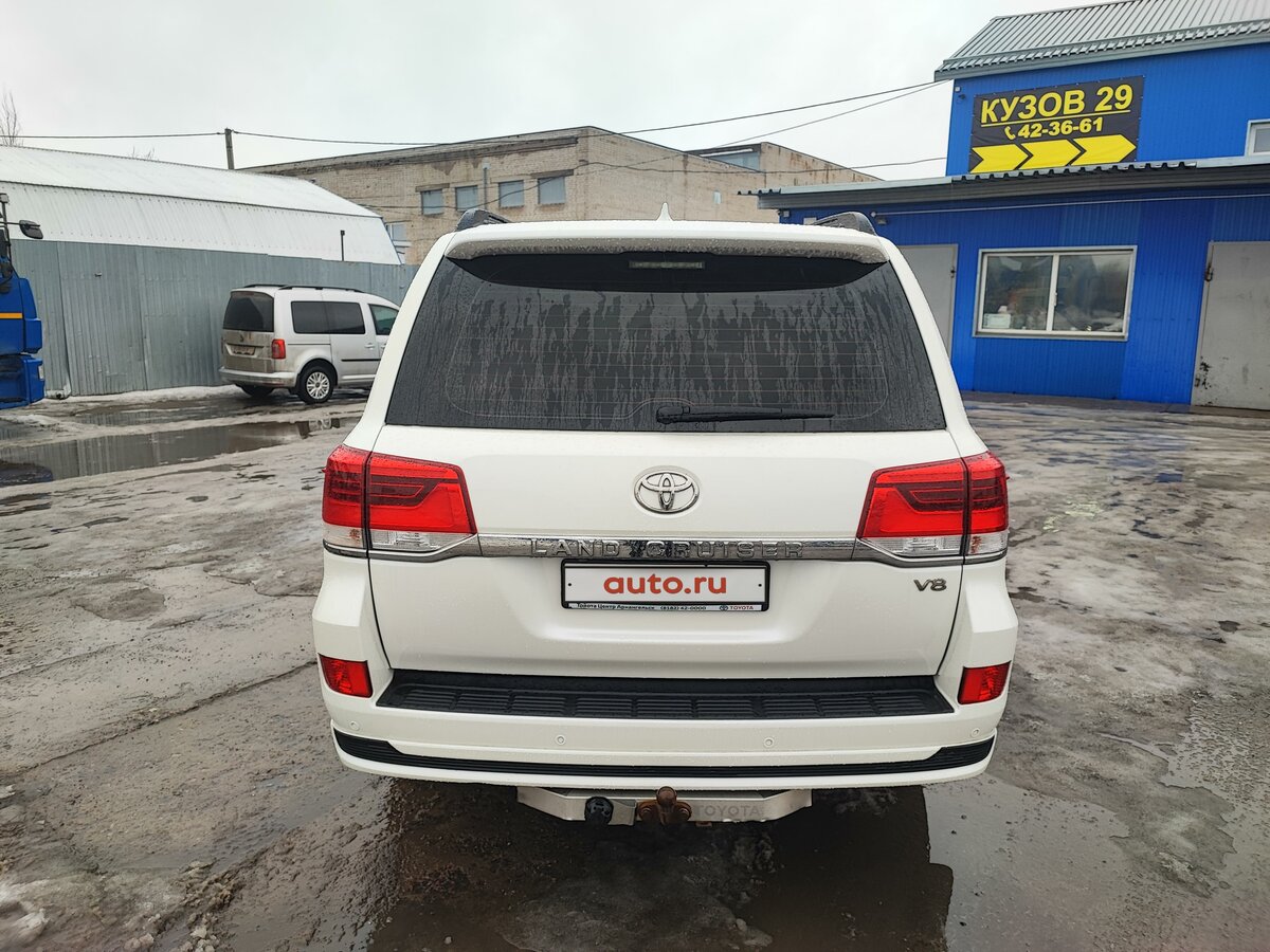 Купить б/у Toyota Land Cruiser 200 Series Рестайлинг 2 4.5d AT (249 л.с.) 4WD дизель автомат в ...