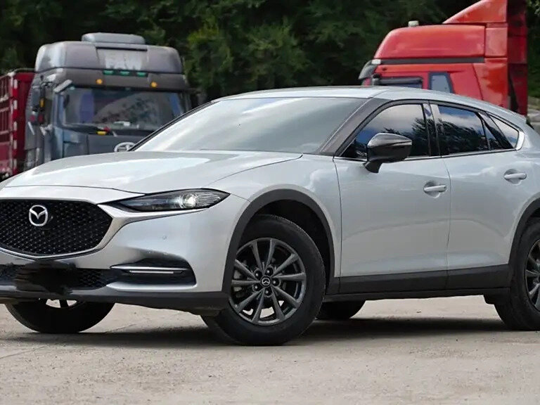 Купить б/у Mazda CX-4 I Рестайлинг 2.0 AT (158 л.с.) бензин автомат во Владивостоке: серебристый ...