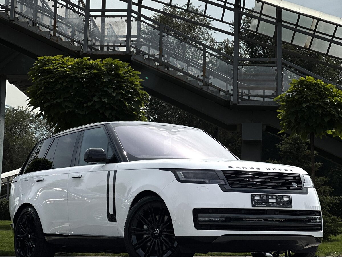 Купить б/у Land Rover Range Rover V P360 MHEV 3.0 AT (360 л.с.) 4WD ...