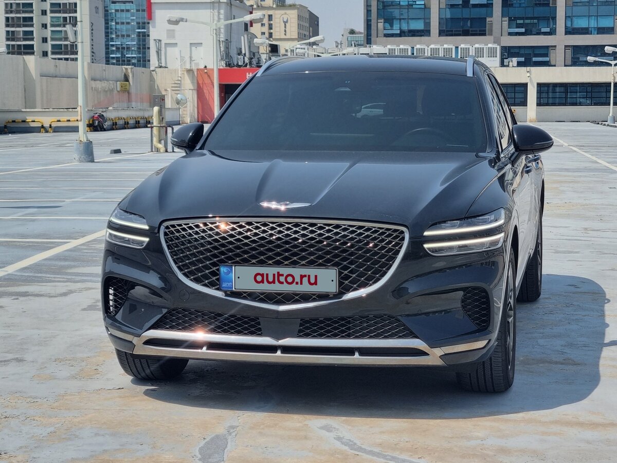 Купить б/у Genesis GV70 I 2.5 AT (304 л.с.) бензин автомат в Москве: чёрный Генезис ГВ70 I ...