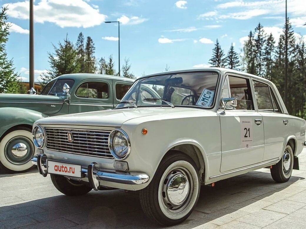 Купить б/у Lada (ВАЗ) 2101 1970-1988 1.2 MT (59 л.с.) бензин механика в Москве: белый Лада 2101 ...