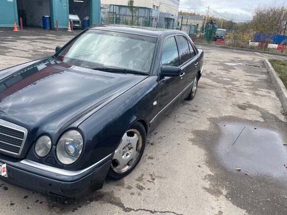 Купить б/у Mercedes-Benz E-Класс II (W210, S210) 300 3.0d AT (177 л.с.) дизель автомат в Москве ...
