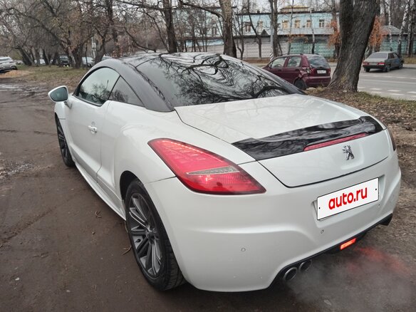 Купить б/у Peugeot RCZ I 1.6 AT (156 л.с.) бензин автомат в Москве: белый Пежо RCZ I купе 2011 ...