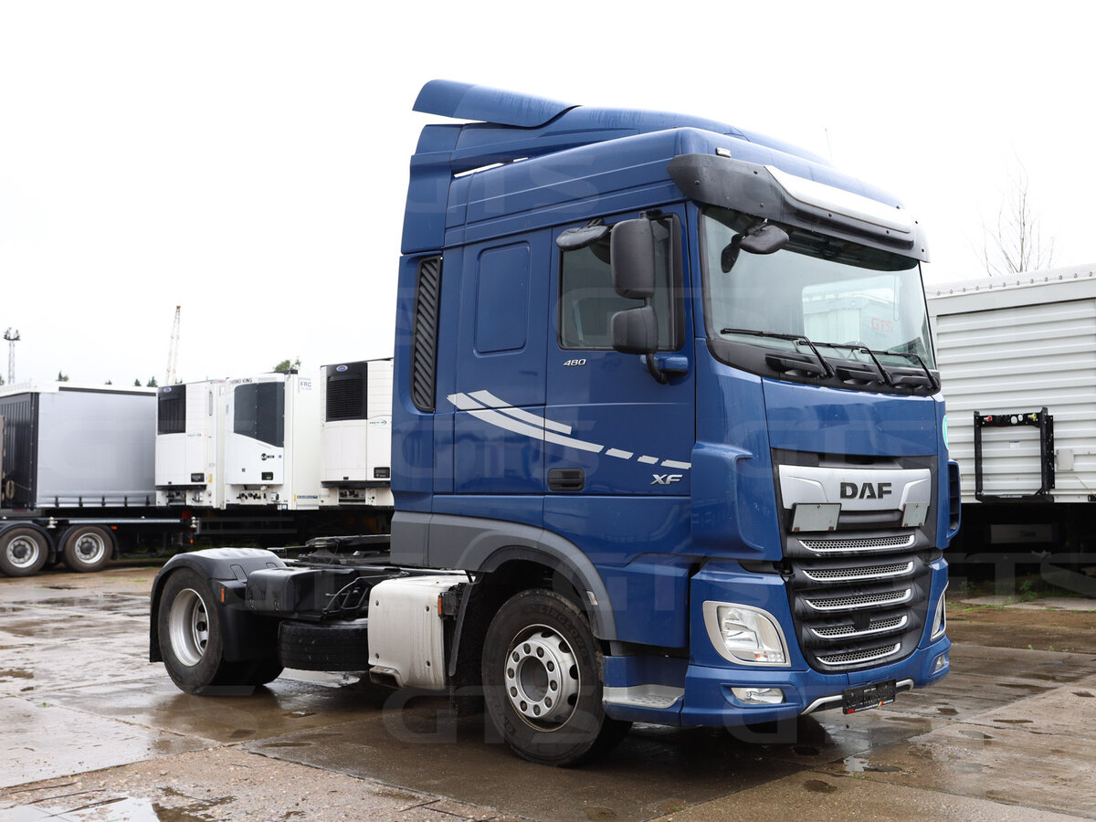 Купить б/у DAF XF дизель автомат в Москве: синий 2021 года по цене 9 ...