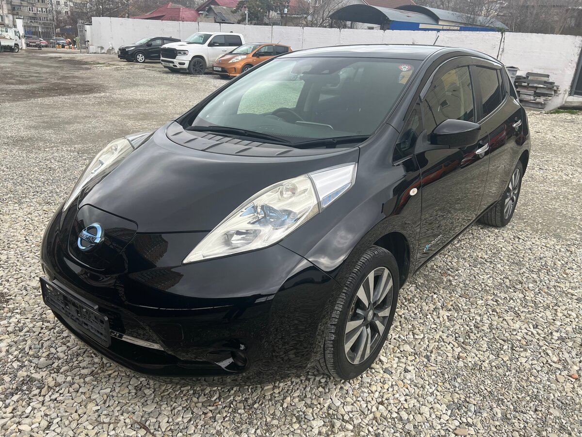 Купить б/у Nissan Leaf I (ZE0/AZE0) Electro AT (80.0 кВт) электро автомат в Новороссийске ...