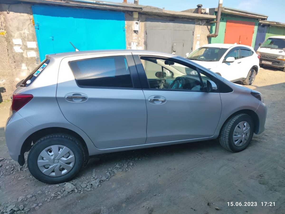Купить б/у Toyota Vitz III (XP130) Рестайлинг 1.3 CVT (95 л.с.) 4WD ...