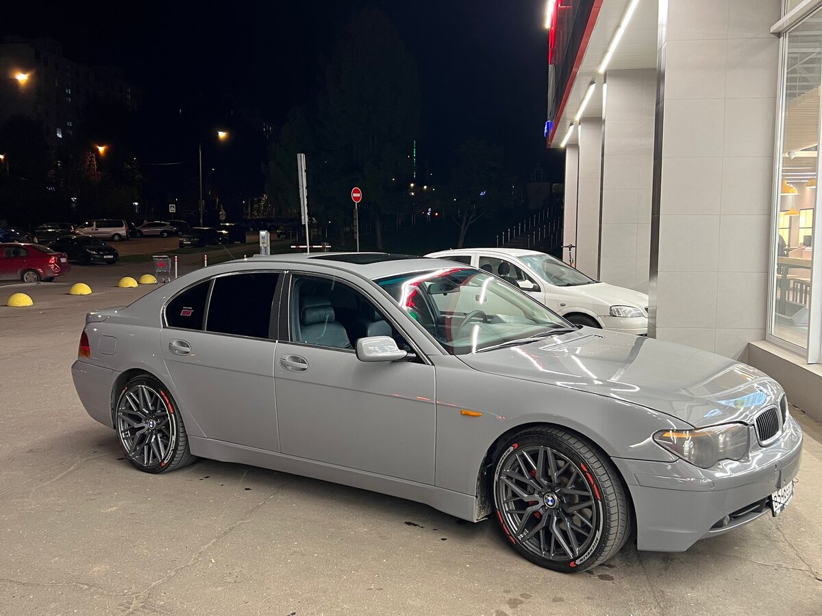 Купить б/у BMW 7 серии IV (E65/E66) 745i 4.4 AT (333 л.с.) бензин автомат в Москве: серый БМВ 7 ...