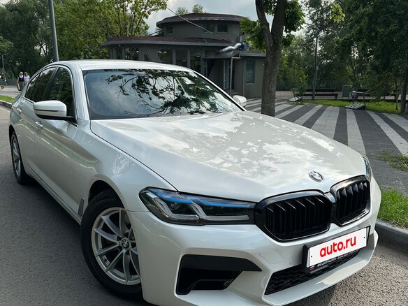 Купить б/у BMW 5 серии VII (G30/G31) 520d 2.0d AT (190 л.с.) дизель автомат в Жуковском: белый ...