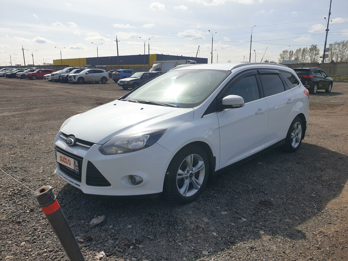 Купить б/у Ford Focus III 1.6 MT (125 л.с.) бензин механика в Боброве ...