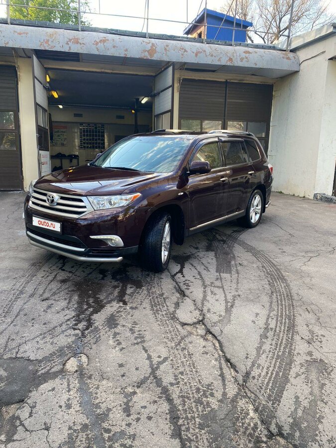 Купить б/у Toyota Highlander II (U40) Рестайлинг 3.5 AT (273 л.с.) 4WD ...