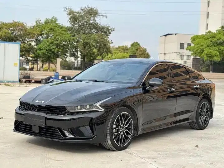 Купить б/у Kia K5 III 2.0 AT (240 л.с.) бензин автомат в Благовещенске: чёрный Киа к5 III седан ...