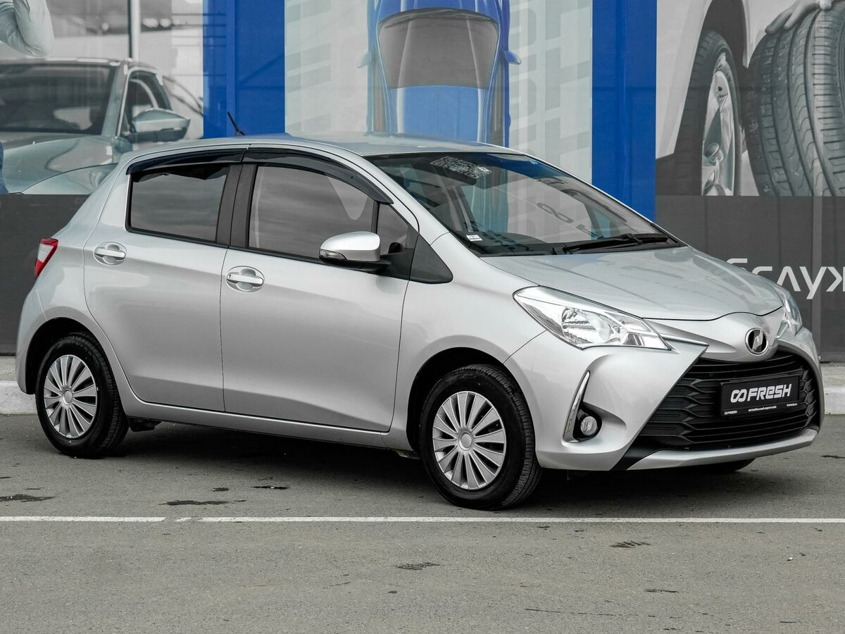 Купить б/у Toyota Vitz III (XP130) Рестайлинг 2 1.0 CVT (69 л.с ...