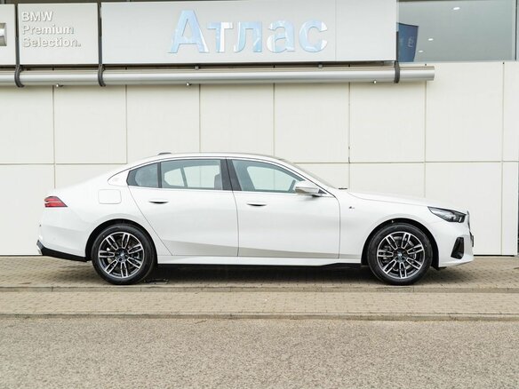 Купить новый BMW 5 серии VIII (G60/G61/G68) 525Li 2.0 AT (190 л.с.) бензин автомат в Краснодаре ...