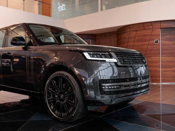 Купить б/у Land Rover Range Rover V P400 MHEV 3.0 AT (400 л.с.) 4WD ...