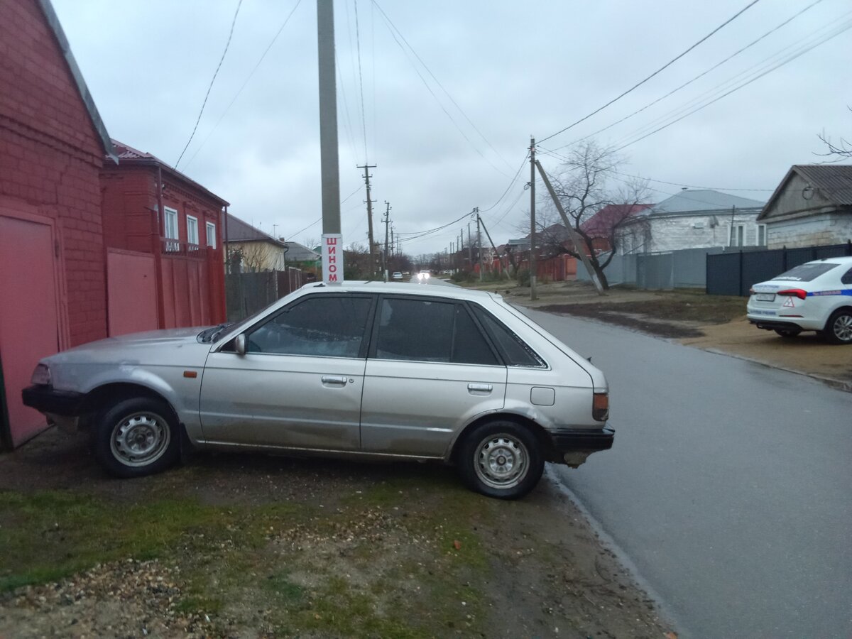 Купить б/у Mazda 323 III (BF) 1.4 MT (60 л.с.) бензин механика в Прочноокопской: серебристый ...