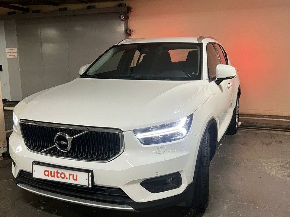 Купить б/у Volvo XC40 I 2.0d AT (150 л.с.) 4WD дизель автомат в Москве: белый Вольво XC40 I ...