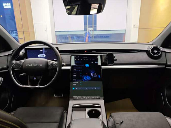 Купить б/у Enovate (Enoreve) ME5 2021-2023 1.5hyb AT (204 л.с.) 4WD ...