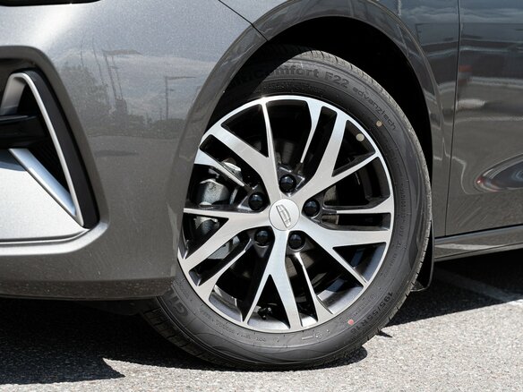 Купить новый Geely Emgrand II 1.5 AT (122 л.с.) бензин автомат в Москве ...