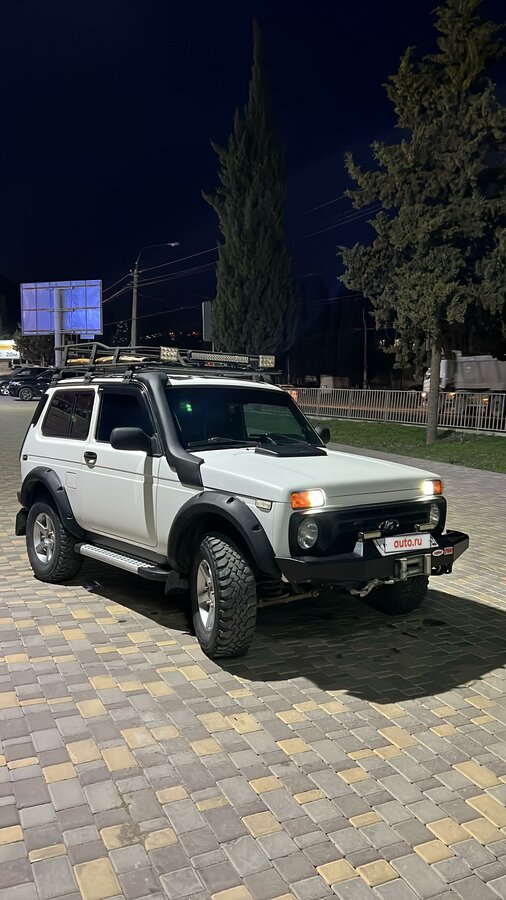 Купить б/у LADA (ВАЗ) 2121 (4x4) I 1.6 MT (75 л.с.) 4WD бензин механика в Алуште: белый Лада ...