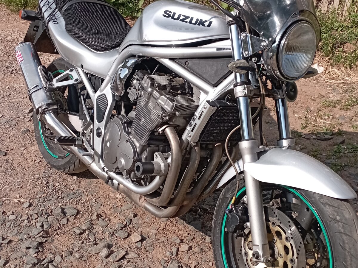 Купить б/у Suzuki Bandit GSF 750 карбюратор 6 прямых и задняя в Перми: серебристый дорожный 1996 ...