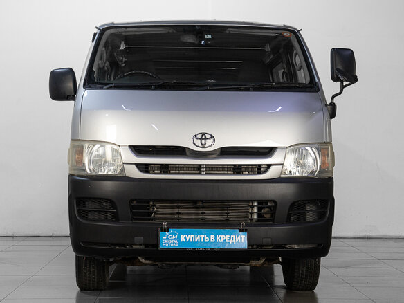 Купить б/у Toyota HiAce H200 Рестайлинг 3.0d MT (144 л.с.) 4WD дизель ...