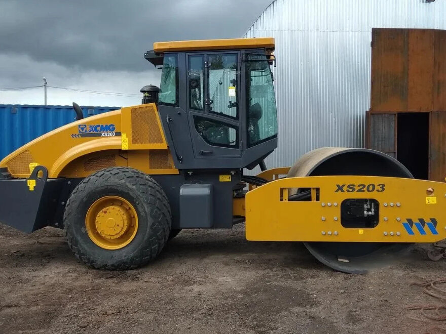 Купить б/у XCMG XS203 в Екатеринбурге: золотистый каток 2019 года по ...