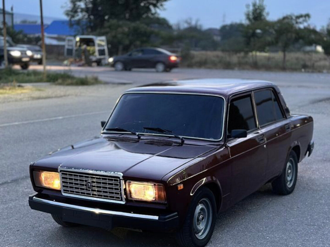 Купить б/у Lada (ВАЗ) 2107 1982-2012 1.6 MT (74 л.с.) бензин механика в Хасавюрте: красный Лада ...