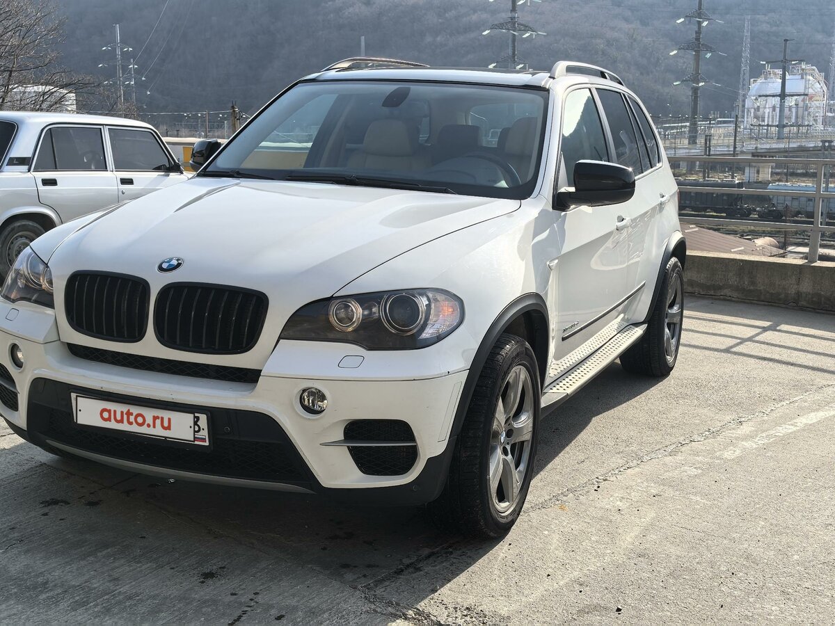Купить б/у BMW X5 II (E70) Рестайлинг 35d 3.0d AT (269 л.с.) 4WD дизель автомат в Туапсе: белый ...
