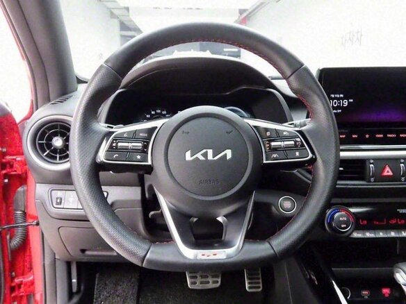 Купить б/у Kia K3 III (BL7) 1.6 AT (121 л.с.) бензин автомат во ...