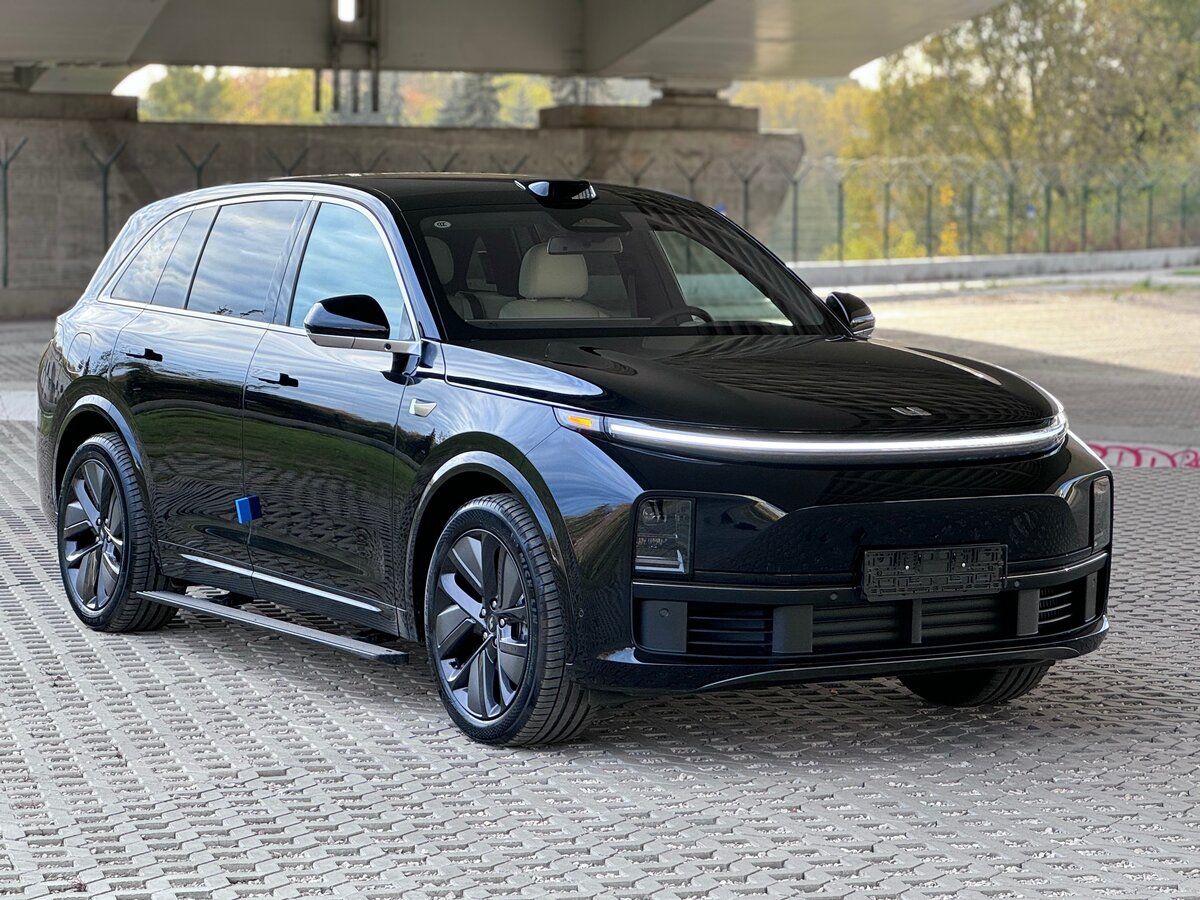 Купить б/у LiXiang L7 I Рестайлинг 52.3 kWh 1.5hyb AT (449 л.с.) 4WD гибрид автомат в Москве ...