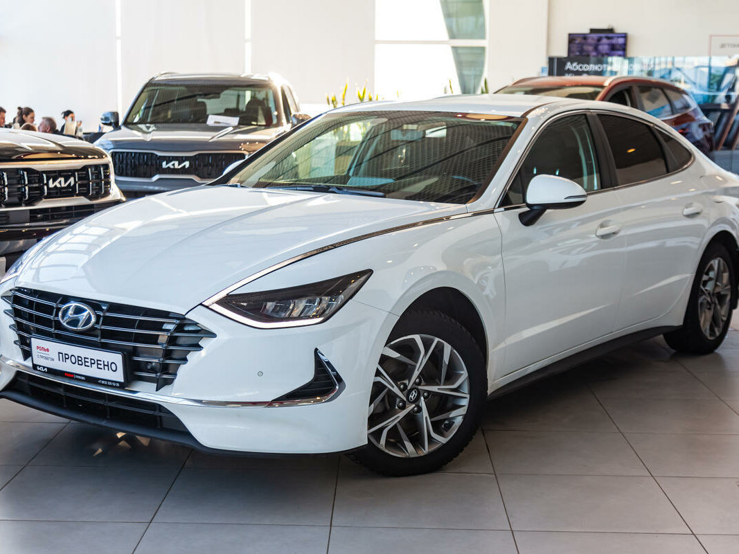 Купить б/у Hyundai Sonata VIII (DN8) 2.0 AT (150 л.с.) бензин автомат в Санкт-Петербурге: белый ...