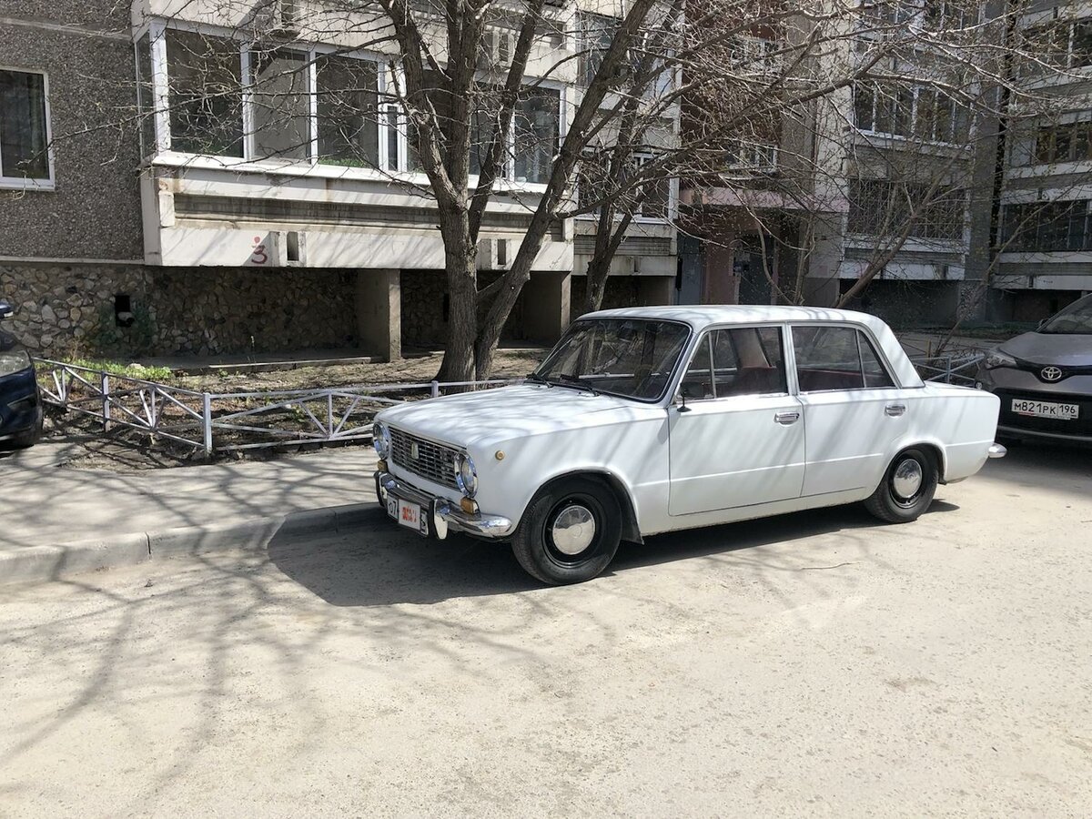 Купить б/у Lada (ВАЗ) 2101 1970-1988 1.2 MT (59 л.с.) бензин механика в Екатеринбурге: белый ...