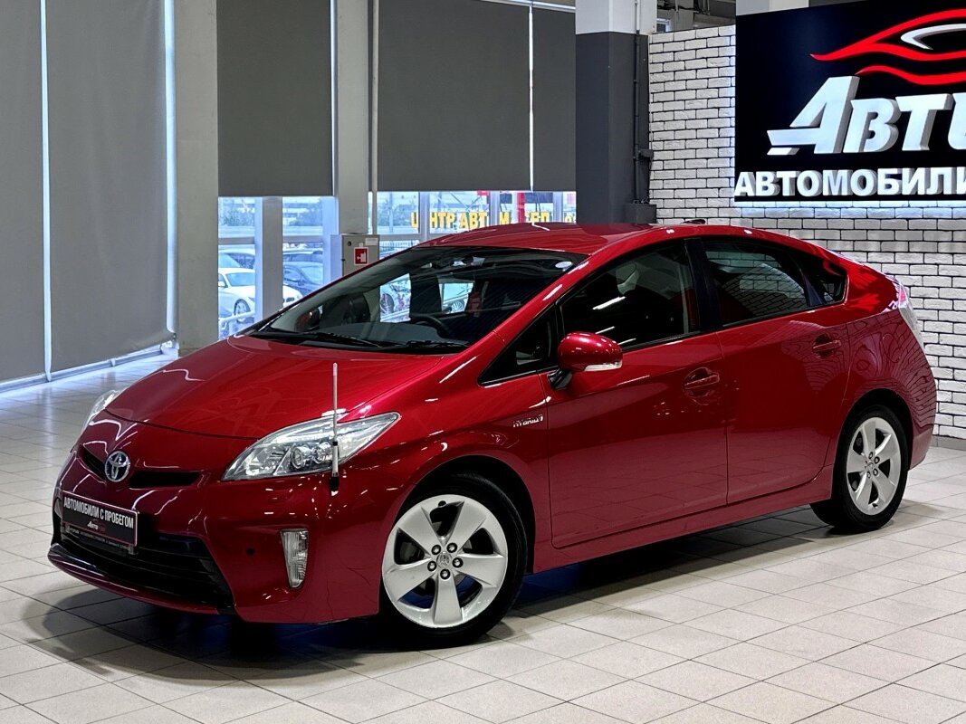 Купить б/у Toyota Prius III Рестайлинг (XW30) 1.8hyb AT (99 л.с ...