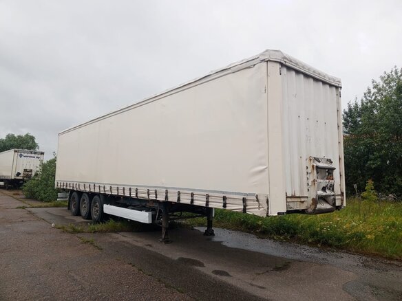 Купить б/у Krone Krone в Москве: белый полуприцеп шторный 2009 года по цене 750 000 рублей на ...