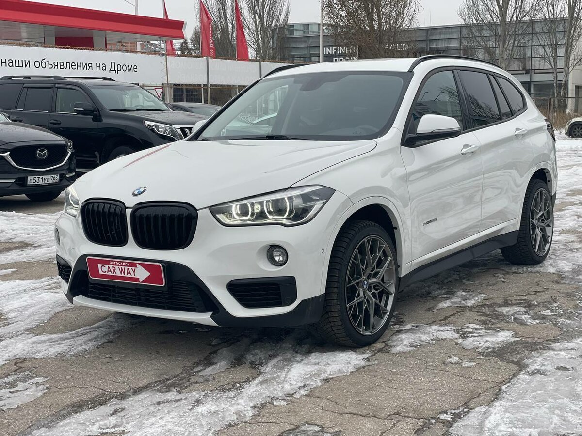 Купить б/у BMW X1 II (F48) 25i xDrive 2.0 AT (231 л.с.) 4WD бензин автомат в Самаре: белый БМВ ...