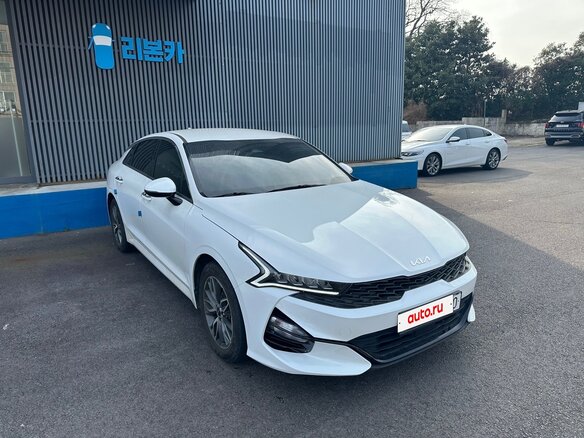 Купить б/у Kia K5 III 2.0 AT (160 л.с.) бензин автомат в Краснодаре: белый Киа к5 III седан 2022 ...