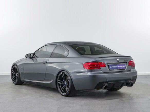 Купить б/у BMW 3 серии V (E90/E91/E92/E93) 335i 3.0 AT (306 л.с.) бензин автомат в Москве: серый ...