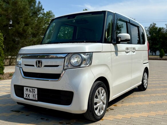 Купить б/у Honda N-BOX II 0.7 CVT (58 л.с.) бензин вариатор в Симферополе: белый Хонда н-бокс II ...