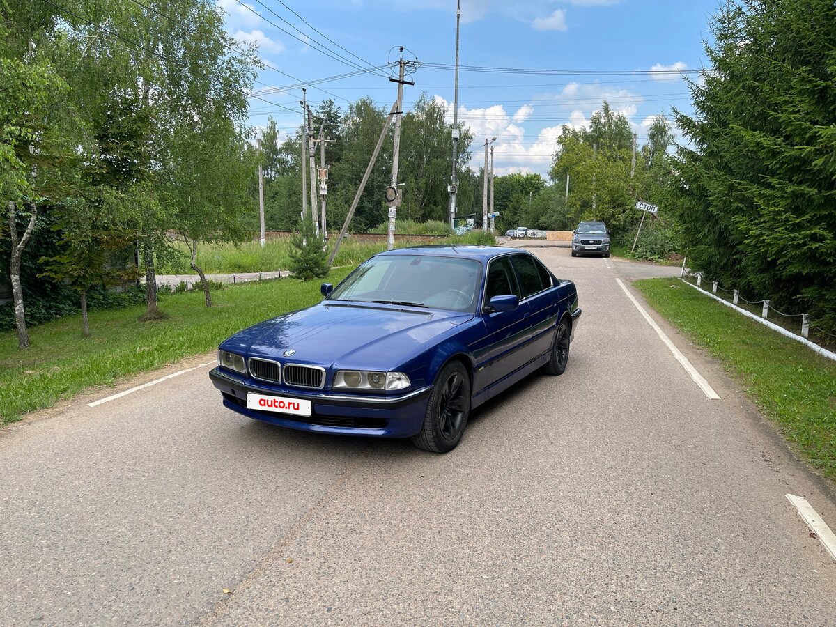 Купить б/у BMW 7 серии III (E38) 728i 2.8 MT (193 л.с.) бензин механика во Внуково: синий БМВ 7 ...