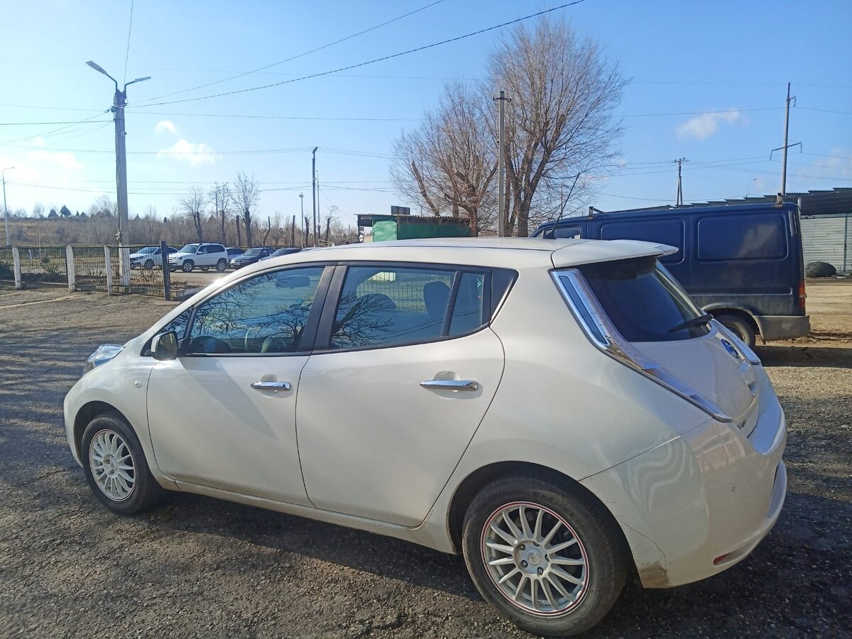 Купить б/у Nissan Leaf I (ZE0/AZE0) 30kWh Electro AT (80.0 кВт) электро автомат в ...