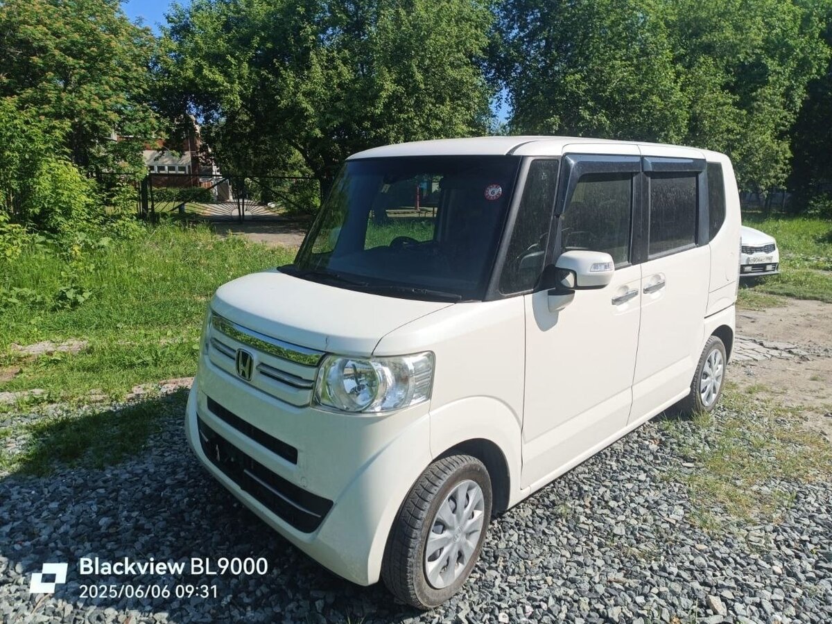 Купить б/у Honda N-BOX II 0.7 CVT (58 л.с.) 4WD бензин вариатор в Екатеринбурге: белый Хонда н ...