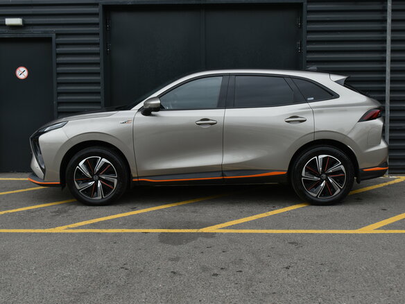 Купить б/у Forthing Friday 2023-2025 86 kWh Electro AT (150.0 кВт ...