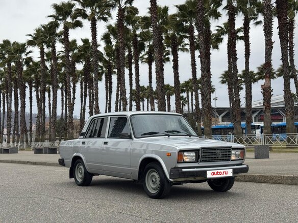 Купить б/у Lada (ВАЗ) 2107 1982-2012 1.6 MT (73 л.с.) бензин механика в Сочи: серебристый Лада ...