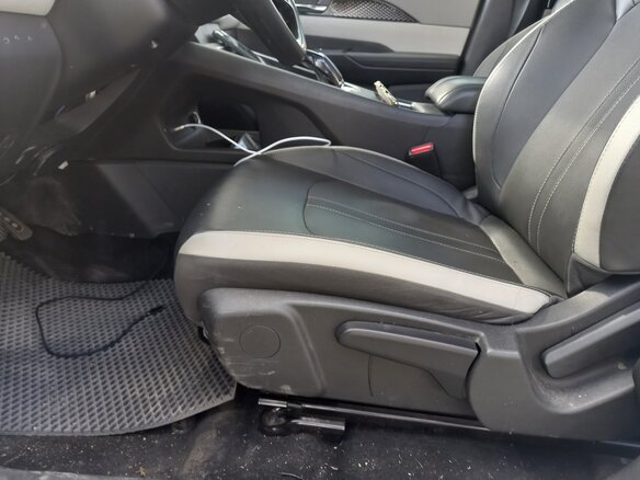 Купить б/у Evolute i-PRO 2022-2026 Electro AT (110.0 кВт) электро автомат в Москве: белый Эволют ...