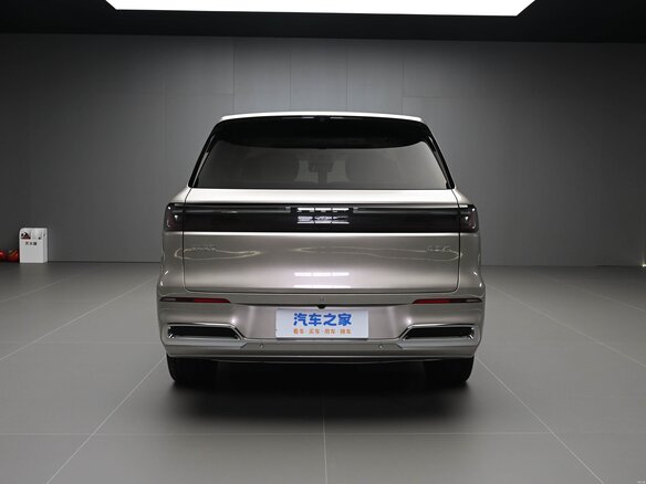 Купить б/у Geely Galaxy M9 2025-2025 210 1.5hyb AT (870 л.с.) 4WD гибрид автомат в Москве ...