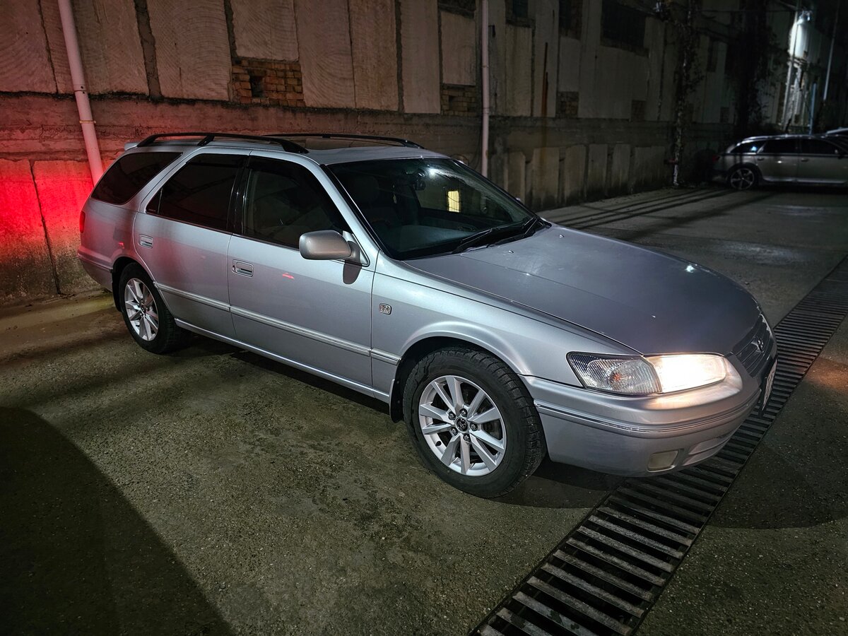 Купить б/у Toyota Camry IV (XV20) Gracia 2.5 AT (200 л.с.) бензин ...
