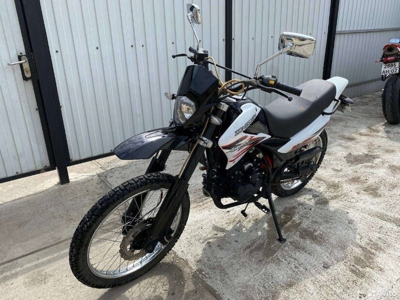 Купить б/у Zongshen ZS200 карбюратор 5 передач в Казани: чёрный туристический эндуро 2014 года ...