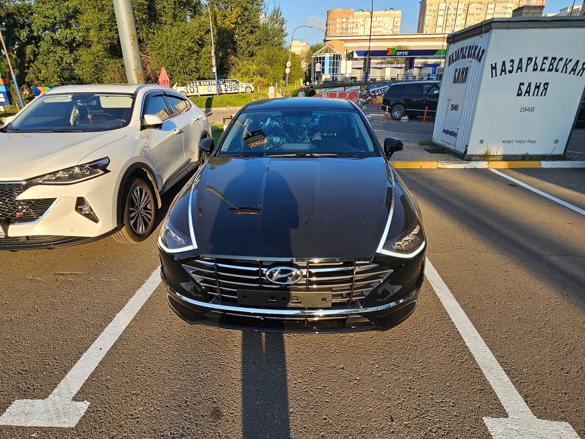 Купить б/у Hyundai Sonata VIII (DN8) 2.5 AT (180 л.с.) бензин автомат в Москве: чёрный Хендэ ...