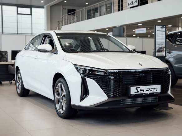 Купить новый Livan S6 Pro 2023-2024 1.5 AMT (147 л.с.) бензин робот в Санкт-Петербурге: белый ...